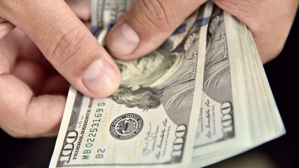 El Dólar Blue Alcanzó Un Nuevo Récord Y Cerró En 362
