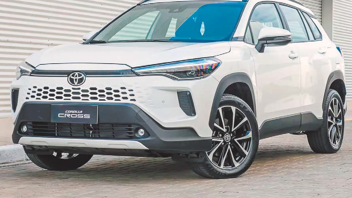 Toyota: restyling del Corolla Cross