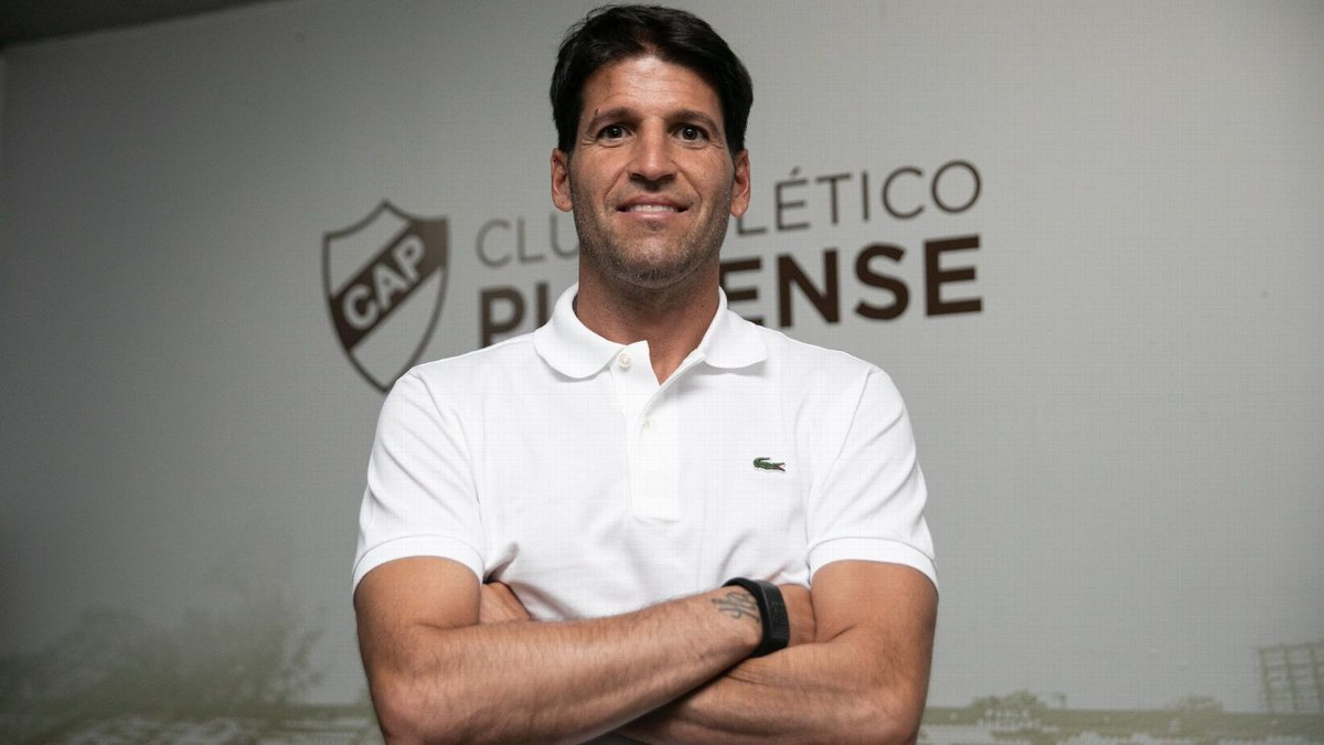 Platense anunció a Sebastián Grazzini como su nuevo DT