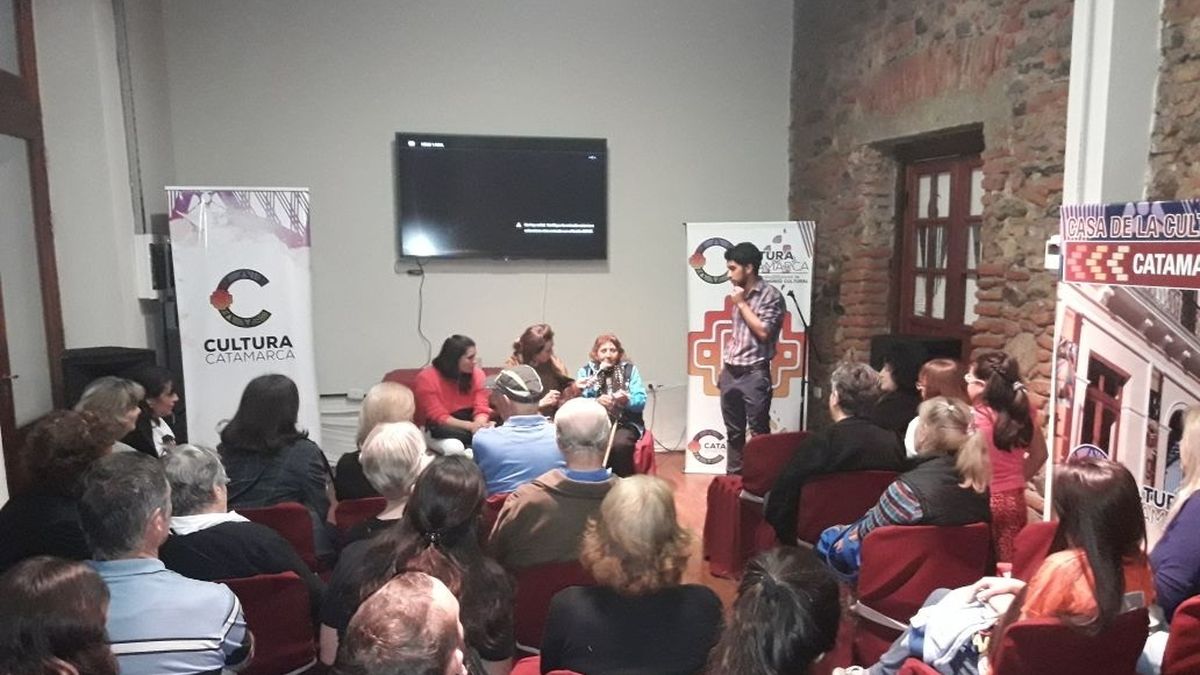 Rescatando la técnica ancestral de tejido en seda del coyoyo