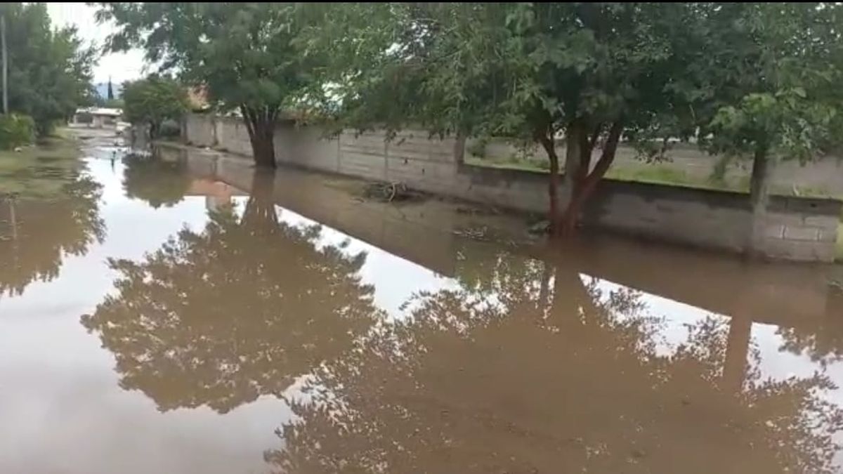 Calles inundadas y vecinos molestos en Valle Viejo