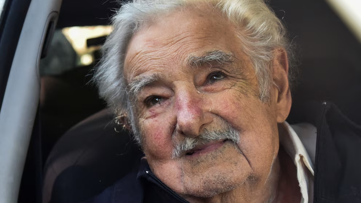 Pepe Mujica se recupera tranquilo tras una operación por cáncer de esófago