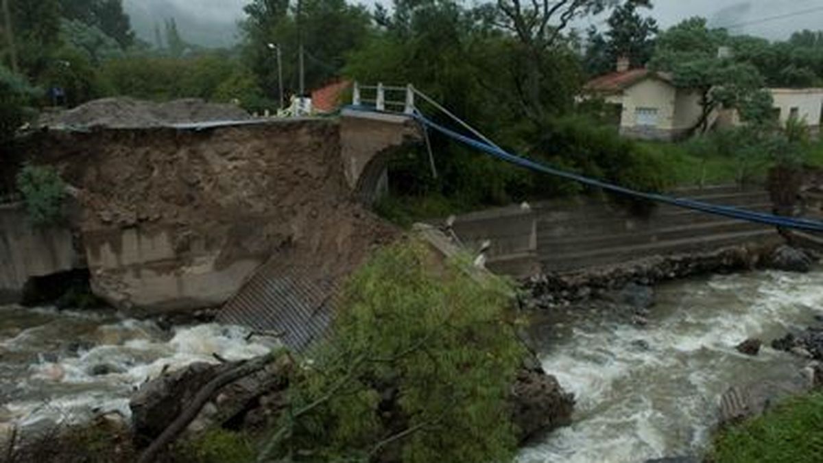 Negui: “Hay que demoler los puentes y hacerlos de nuevo”