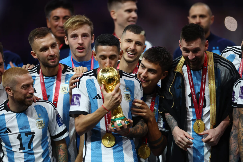 Ángel Di María se tatuó la Copa del Mundo