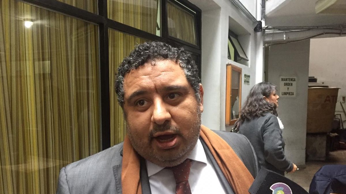 Pedro Vélez explicó por qué no defiende más a la familia de Brenda