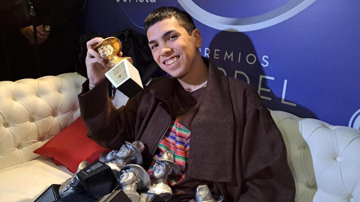 Quién es Milo J, el joven que hizo historia y ganó el Gardel de Oro con ...