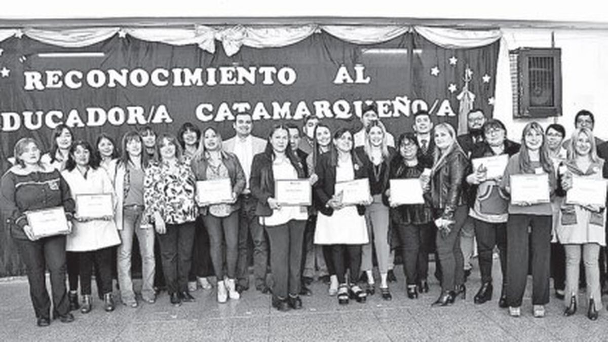 Mujeres educadoras y docentes destacados