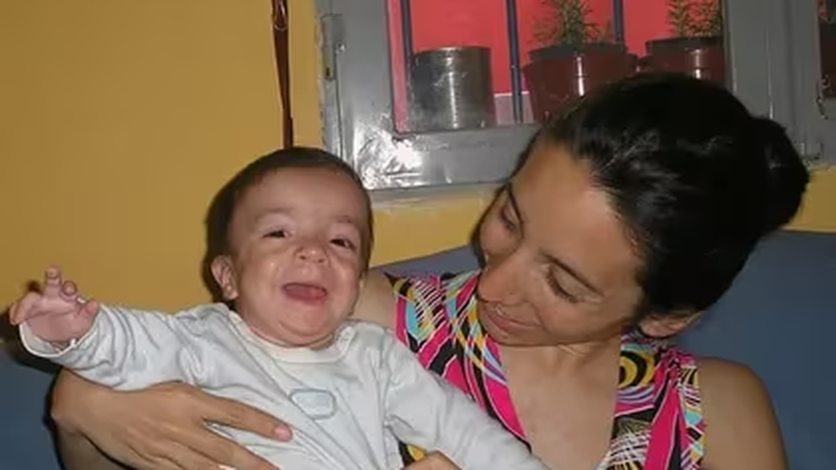 Catamarqueña adoptó a un bebé que estaba a punto de fallecer y pasó un milagro