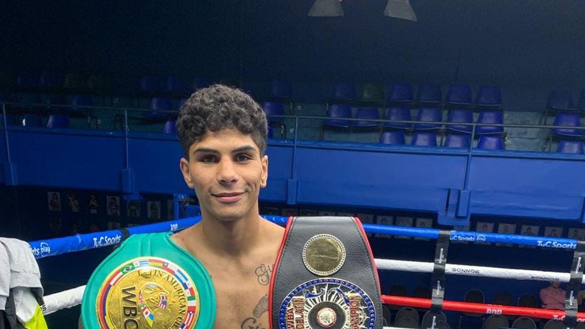 José Rosa expone dos cinturones en la FAB