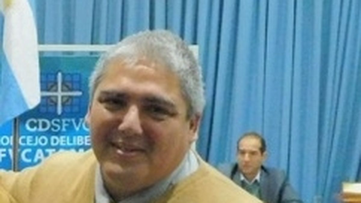 Distinguen a Uriel Flores por su labor con el clima