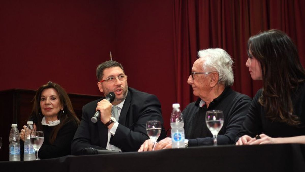 Eduardo Menem comparó el Gobierno de su hermano Carlos con el de Milei