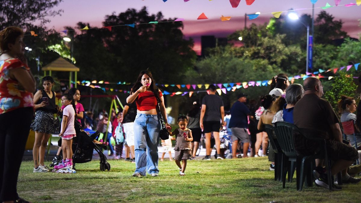 Puesta en valor y feria con espectáculo en la renovada plaza Achachay