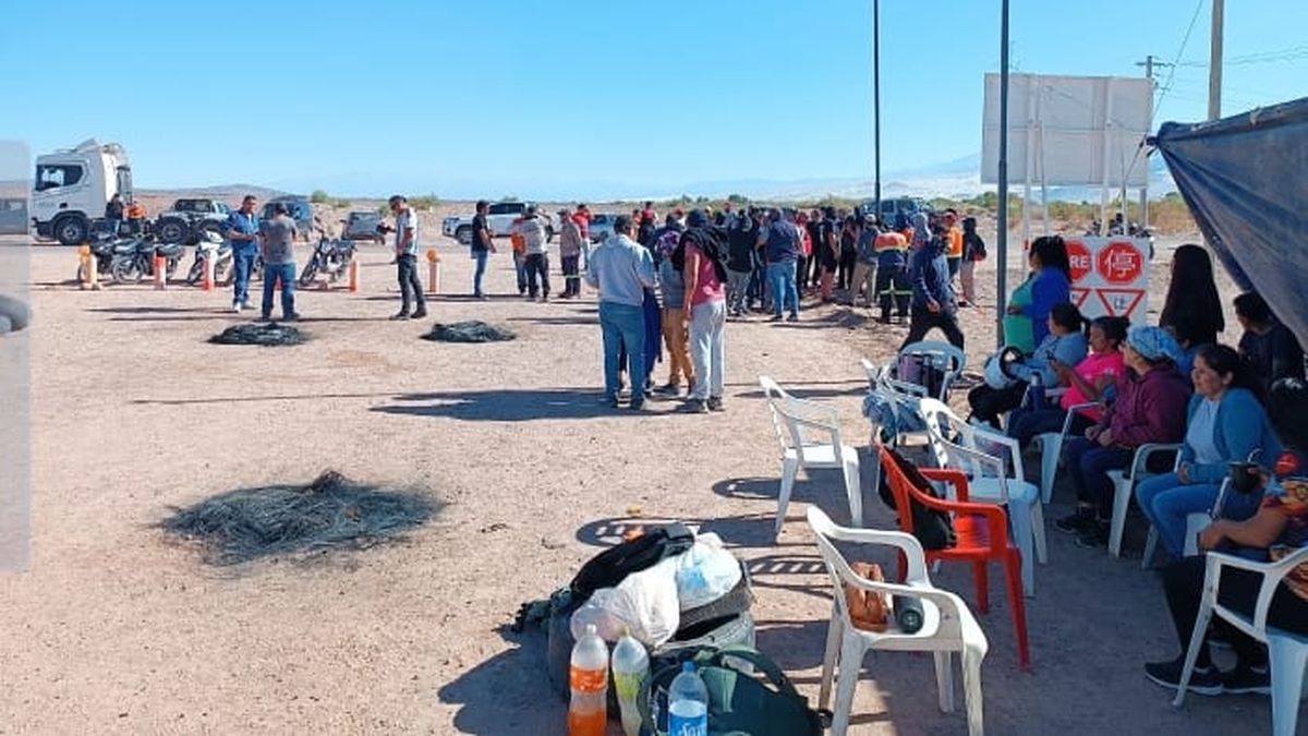 Críticas al Gobierno por la situación de los trabajadores de Zijin-Liex ...